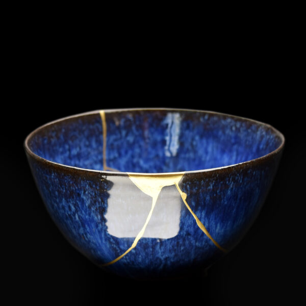 Traditional Kintsugi pottery and art for sale (Urushi and 24k gold)