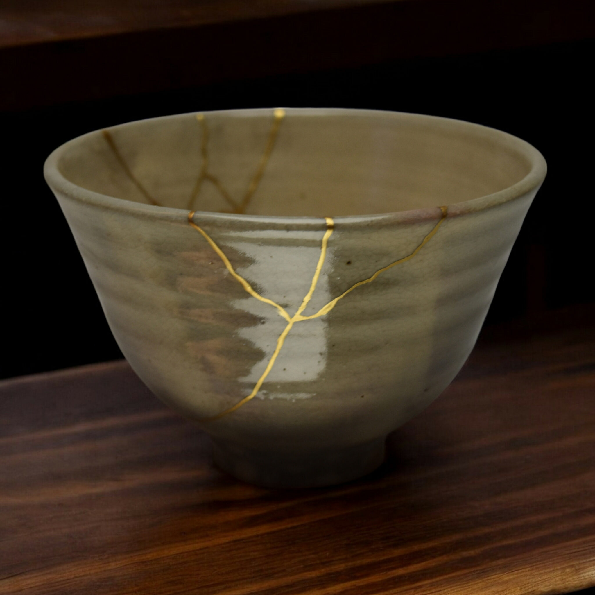 Kintsugi Chawan wan-nari with cranes - Pure Gold Kintsugi