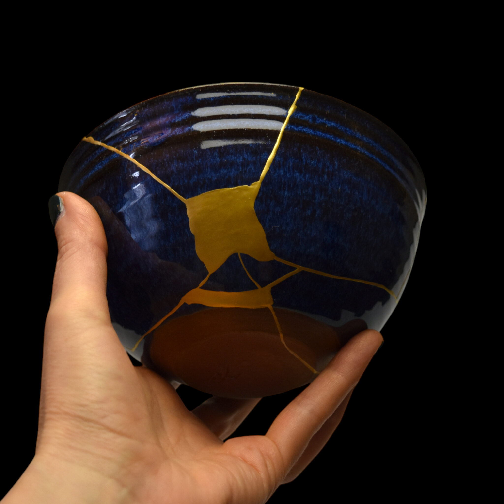 Dark blue chawan - Pure Gold Kintsugi