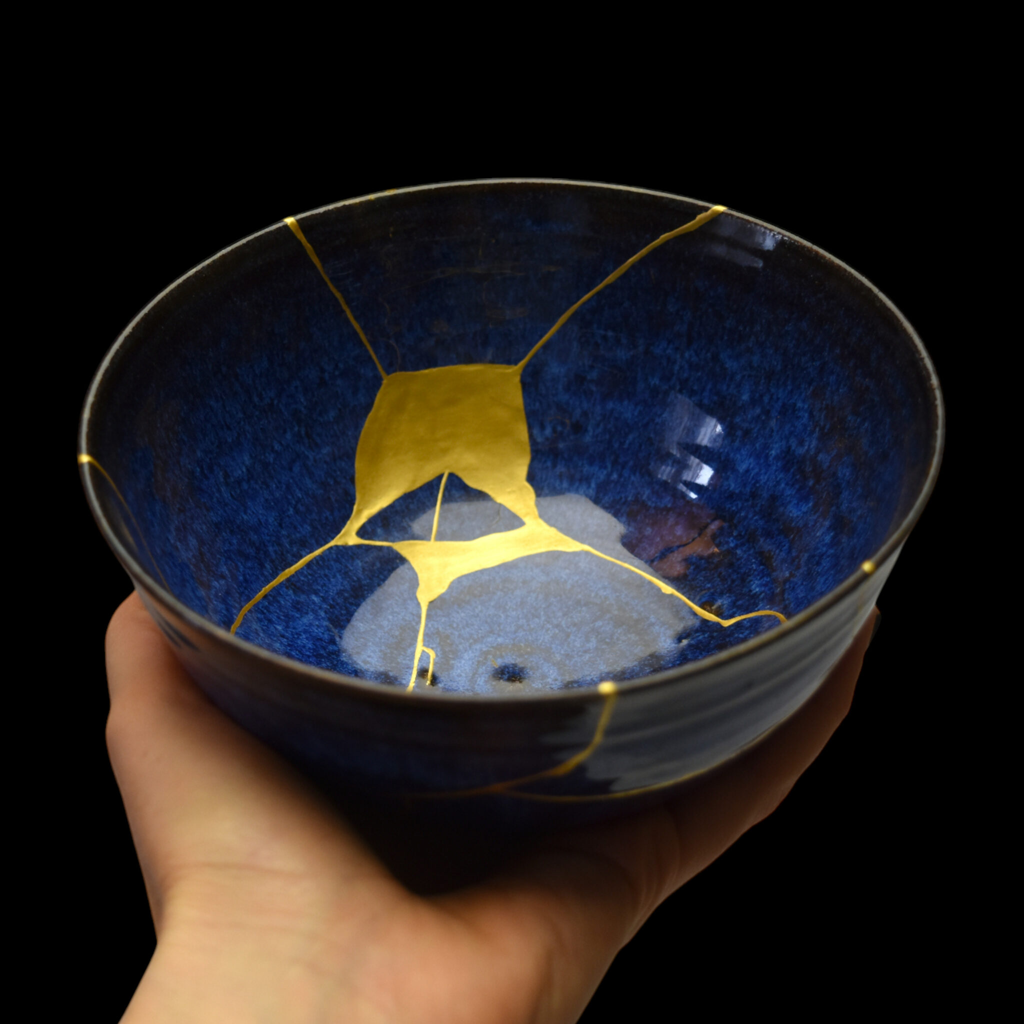 Dark blue chawan - Pure Gold Kintsugi