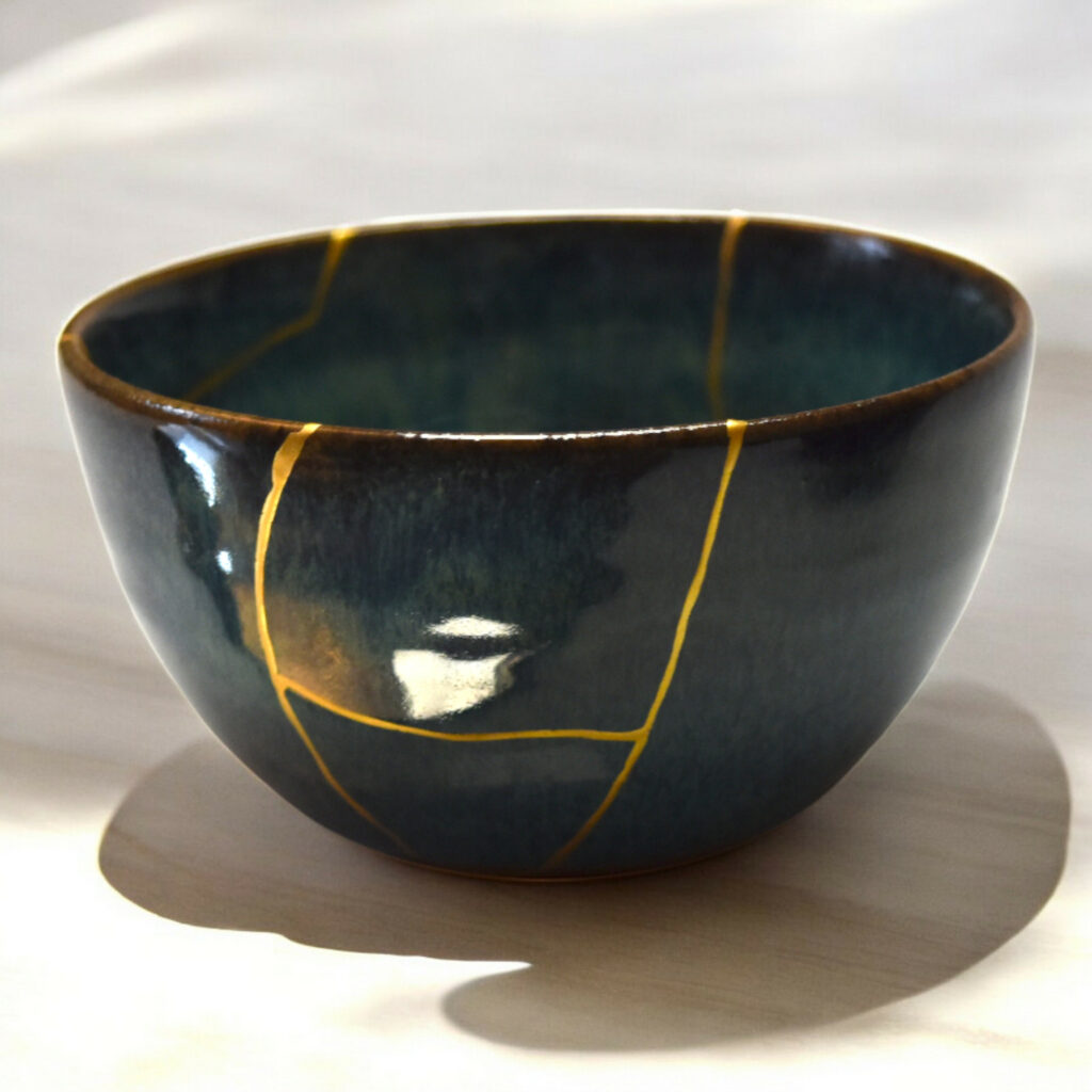 Turquoise blue tabi chawan - Pure Gold Kintsugi