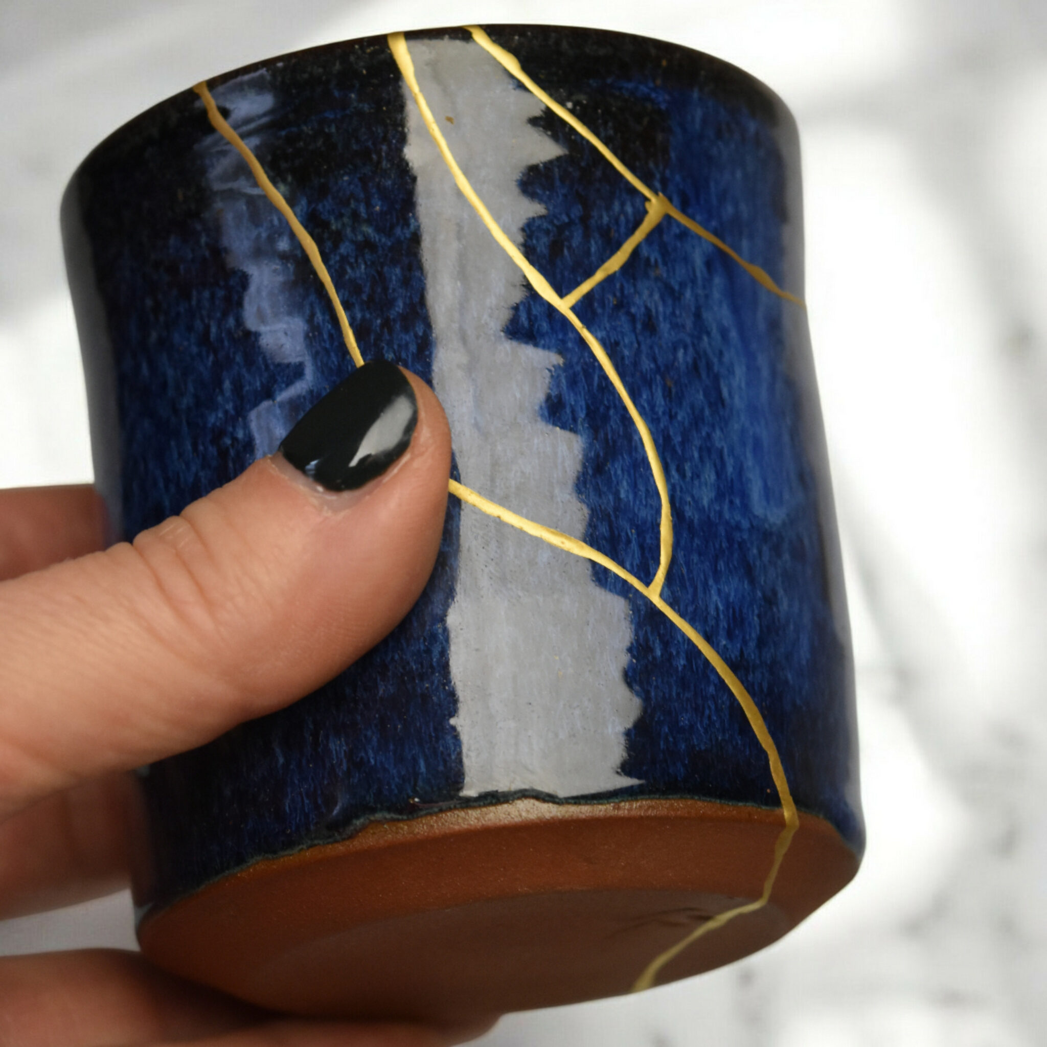 Midnight blue Kintsugi mug - Pure Gold Kintsugi