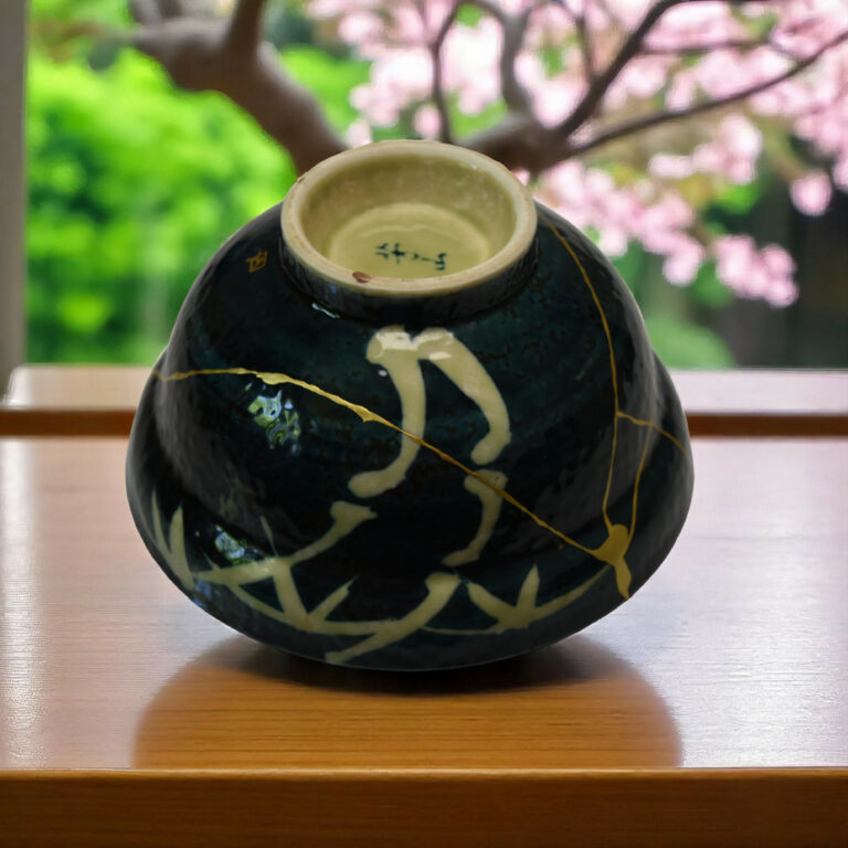 Ceramic dark blue bowl with bamboos - Pure Gold Kintsugi